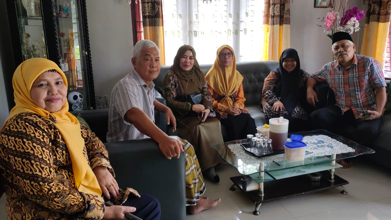 PA Medan Kelas I A - Pengadilan Agama Medan Menjenguk Hakim yang Sedang ...